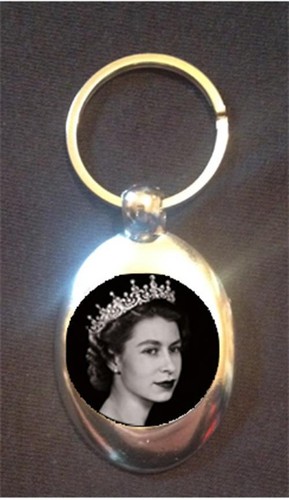 Her Majesty Queen Elizabeth II , Magnetic Keyring Coin Token For ...