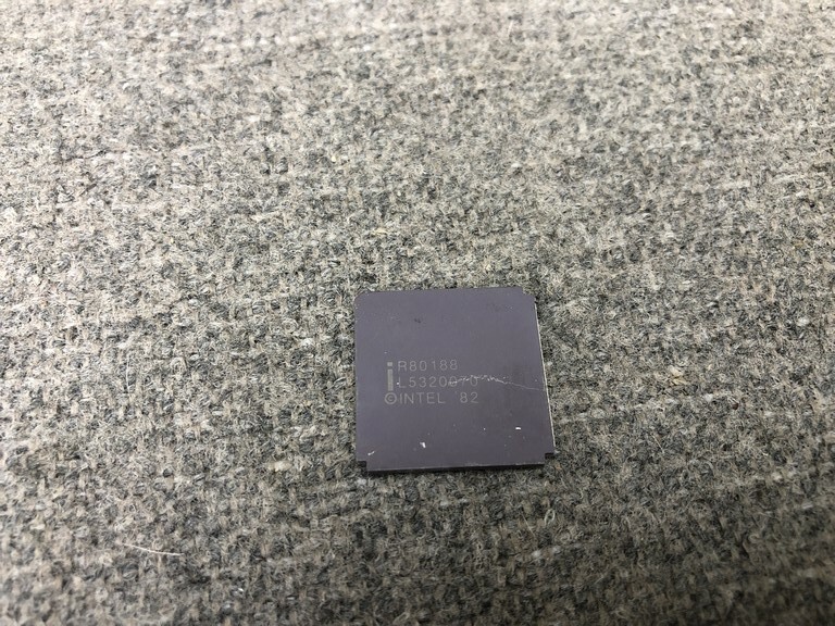 R80188 Intel 68-pin Ceramic Leadless Microprocessor Chip | eBay