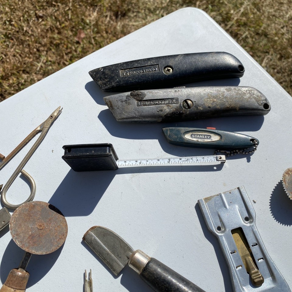 Lot of cutters/misc hand tools, Razor knife, rotary cutter, scoring ...