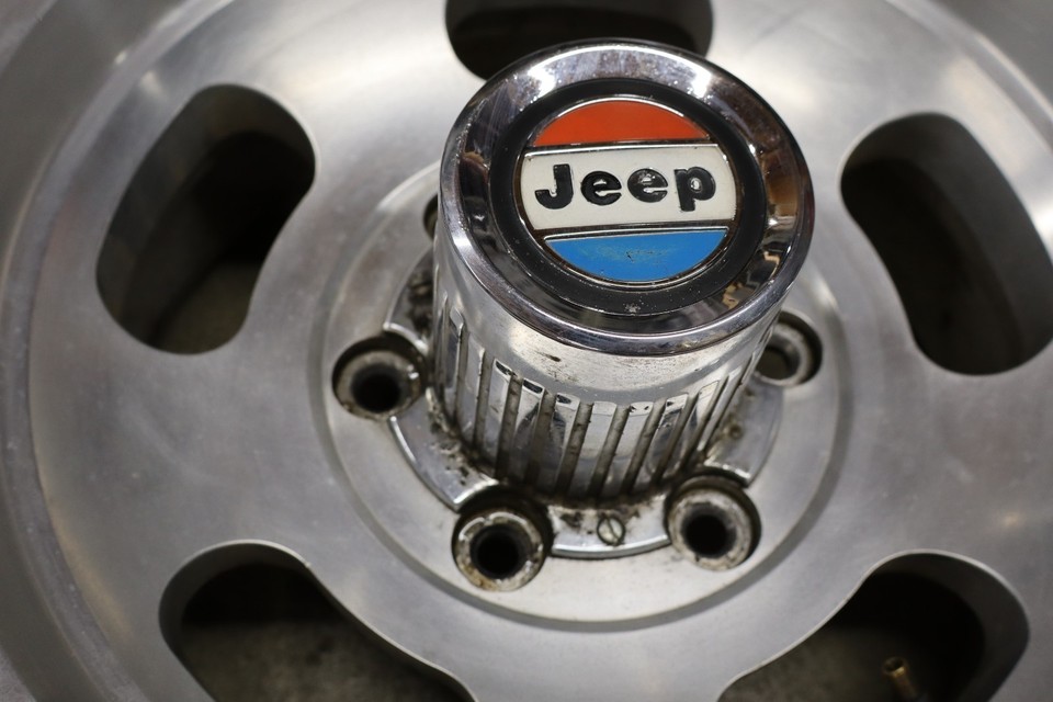 AMC FSJ Jeep 15x7” Wheels J10 Wagoneer Aluminum 5 Slot Rims Center Caps ...