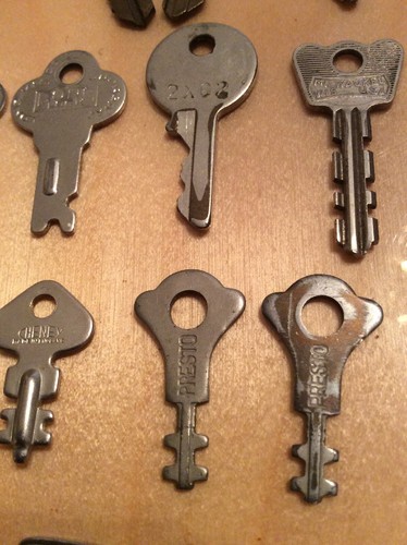 VTG Antique LOT Old KEYS Presto CHENEY National MASTER Sewing Machine ...