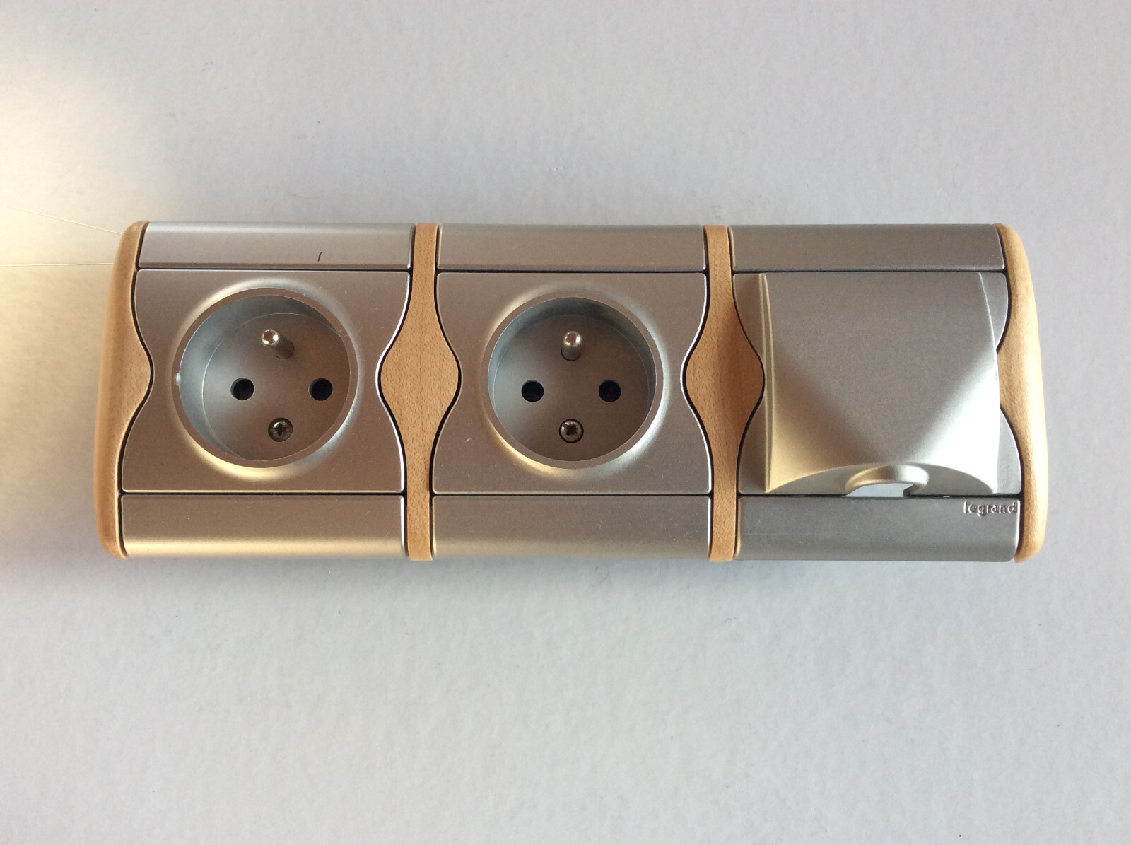 Legrand Sagane 84202 84802 - Prise 2P+C sortie câble Xéliomat bois ...