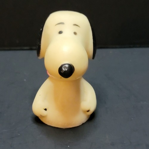 Vintage Snoopy Rubber Finger Puppet Peanuts 1966 Small Figure Toy 60s ...