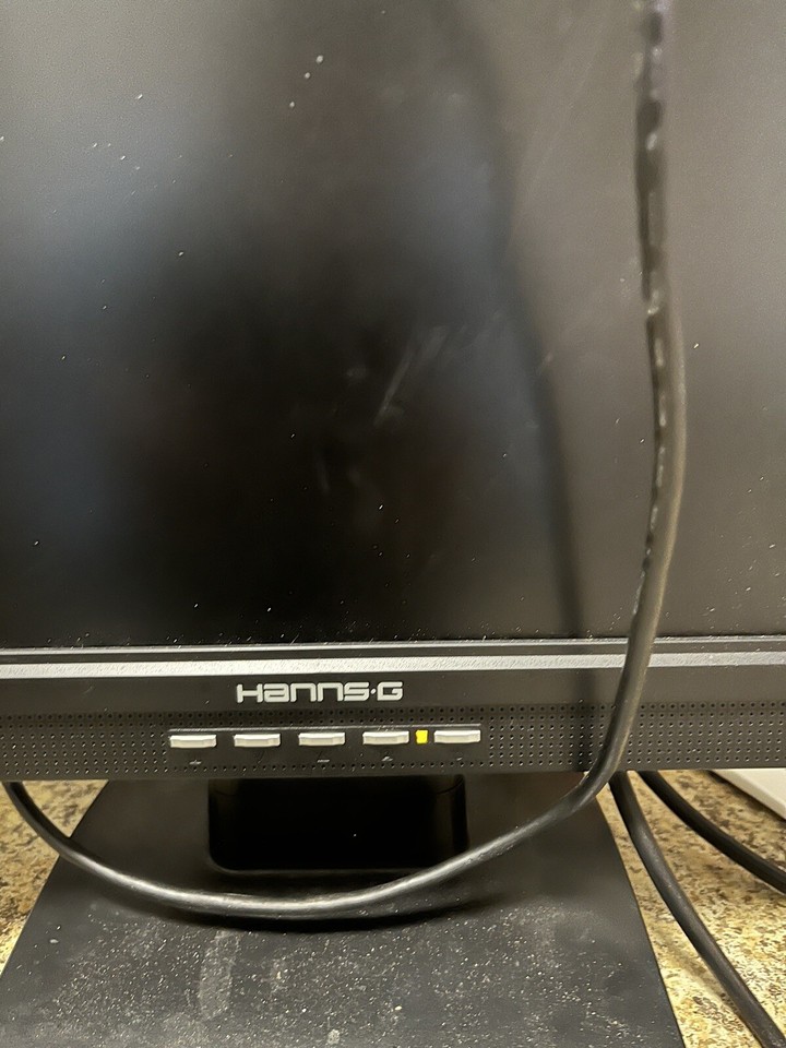 Hanns G JC199D 19" LCD Monitor w/ Built-In Speakers + Stand and Cables ...