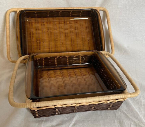 Pyrex Fireside Baking Dishes Set of 2 Wicker Carrier Baskets Pyrex ...