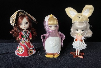 Jun Planning Mini Pullip Lot - Queen of Hearts Pullip, PenPen & Lady ...