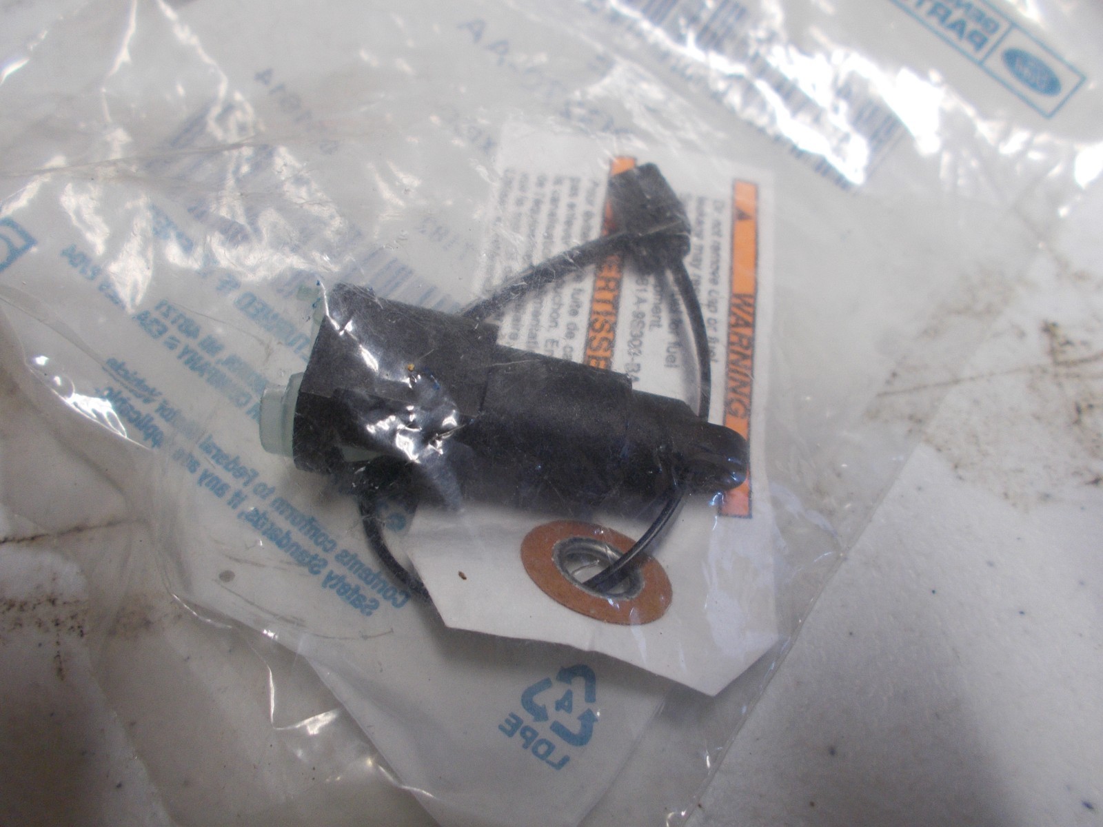 New Ford OEM 7.3L Diesel Fuel Tank Outlet Tube Cap F81Z9G270AA. | eBay
