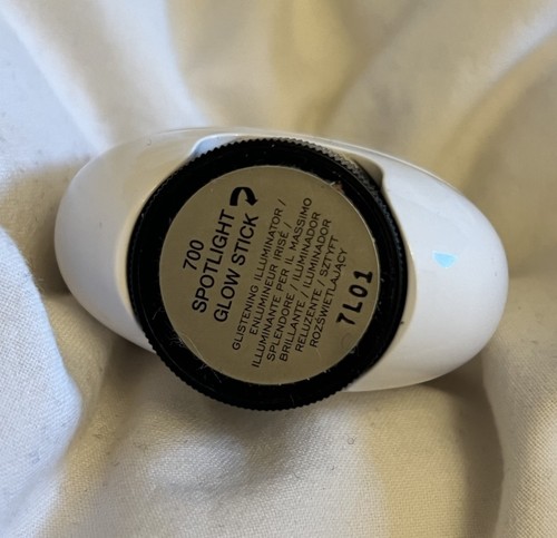 Marc Jacobs Glow Stick Glistening Illuminator Spotlight- 0.49 oz Highlighter | eBay