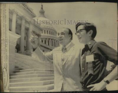 1974 Press Photo Terry Duran with Representative Henry B. Gonzalez in ...