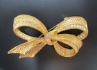 VINTAGE LARGE BOW SIGNED ROMAN GOLD TONE RHINESTONE TEXTURED RIBBON ...
