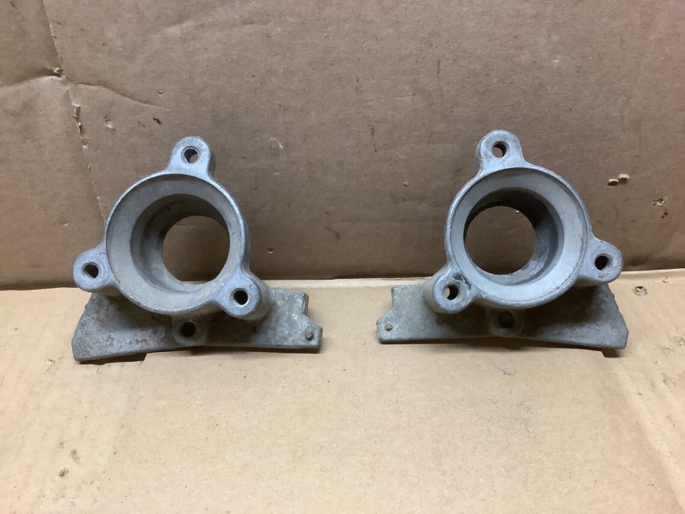 63-67 C2 Corvette LH RH Inner Headlight Pivot Cup Supports 3825355 ...