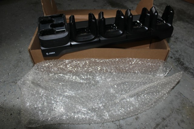 Zebra (4) Slot Charging Cradle / (4) Slot Battery Charger (CRD-MC33 ...