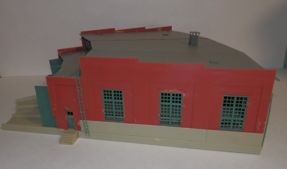 HO 1:87 Scale 3-Bay Engine Roundhouse - 15" x 4.25" (A) | eBay