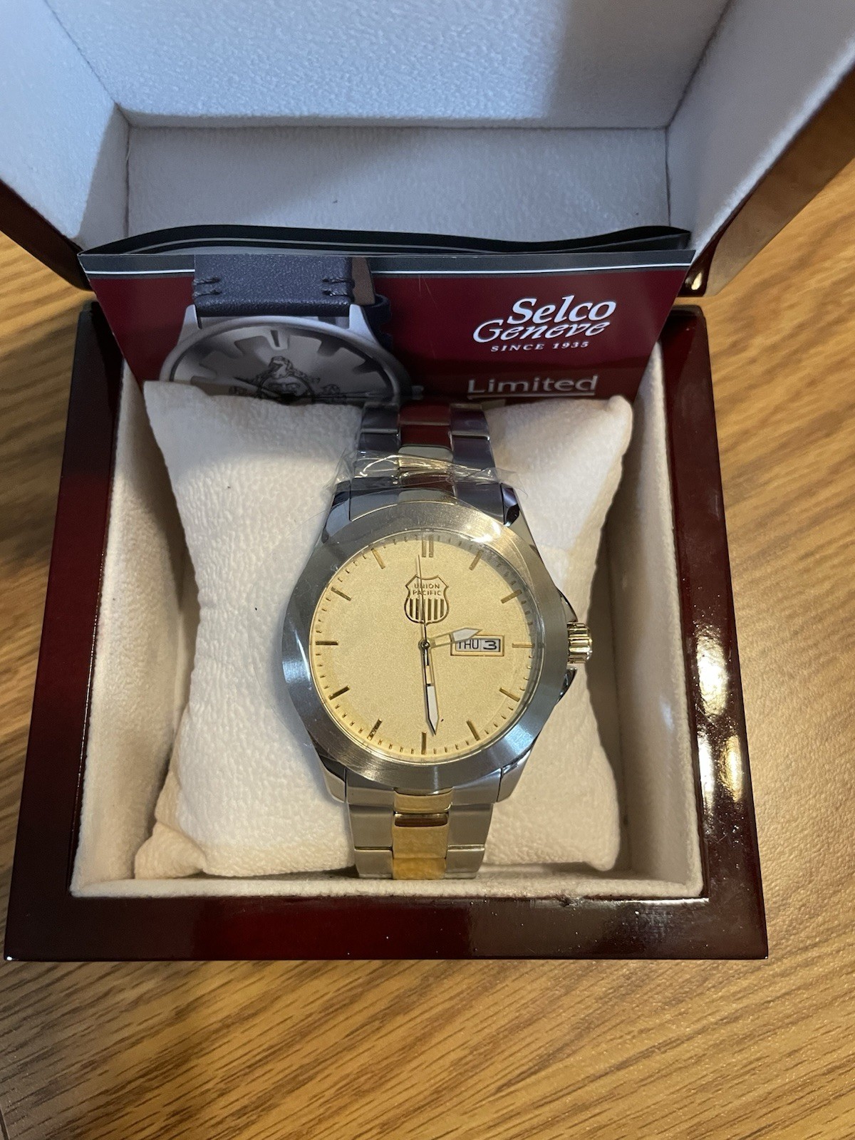Union Pacific Railroad Watch 30-Year Retirement Collector NIB