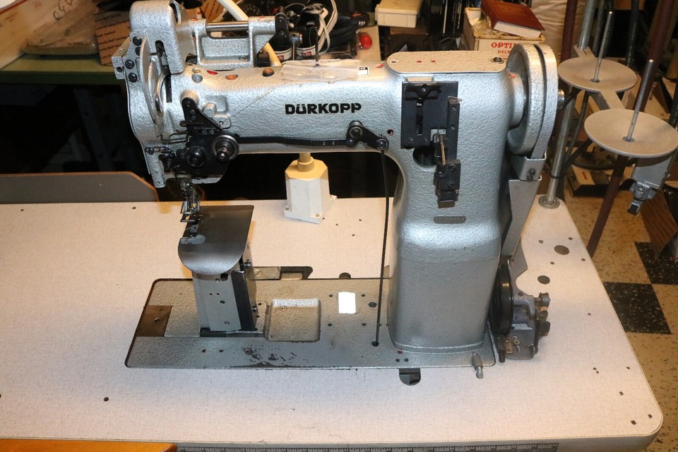 Durkopp Adler 697 Post Bed Shoulder Armhole Sewing Machine Elka ...