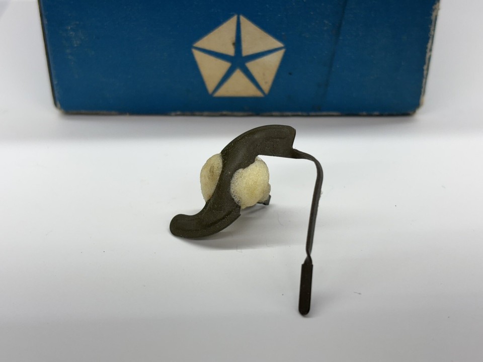 NOS Mopar Retainer Clip 1970 Dodge Challenger SE Belt Door Top Molding ...