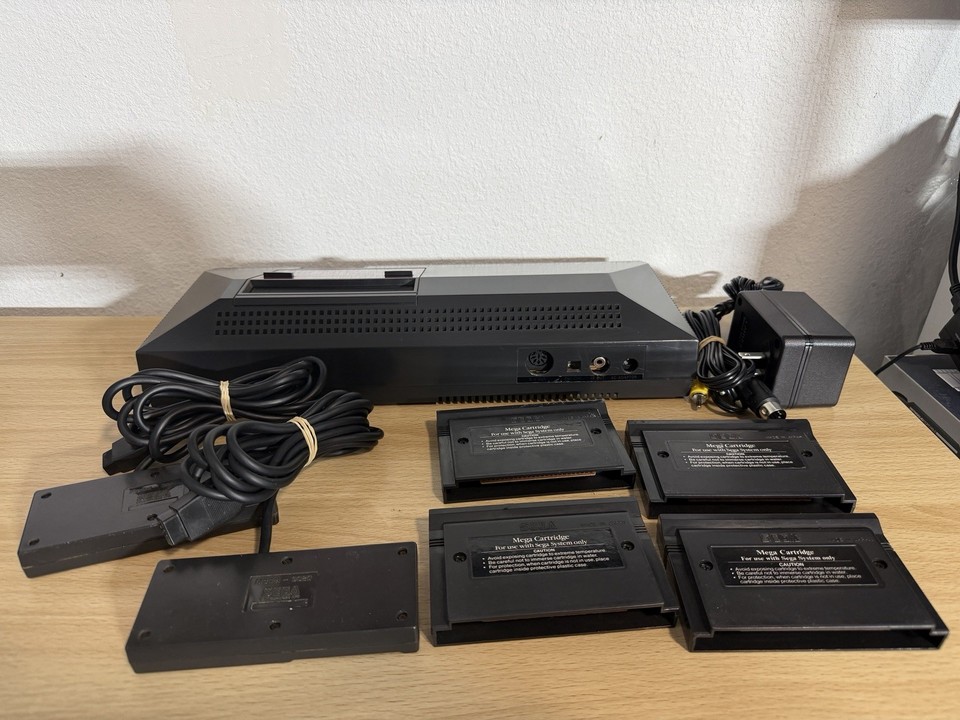 Sega Master System Power Base Console With Two Controllers 4 Games ...