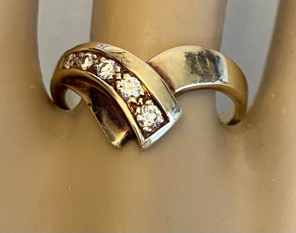 vintage Lester Lampert 14K Gold Diamond Ring size 9 s… - Gem