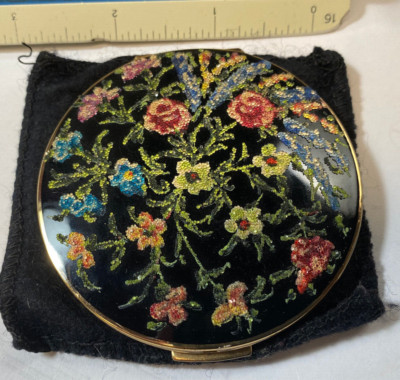 VINTAGE STRATTON ENGLAND COMPACT GOLD TONE FLOWERS MICRO GLASS BEADS ...
