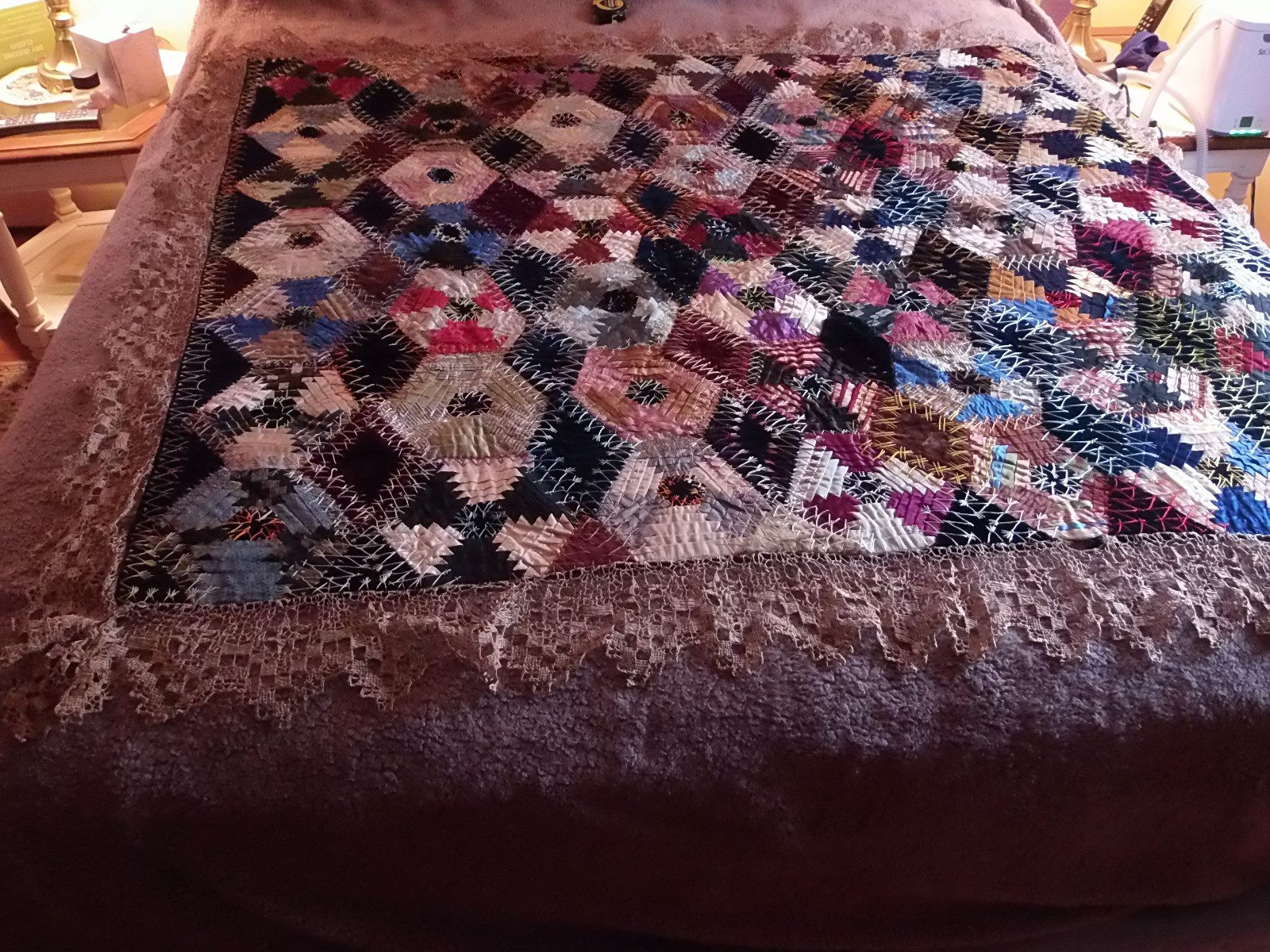 EXCELLENT CONDITION ANTIQUE 1885 SILK VELVET VICTORIAN CRAZY QUILT | eBay