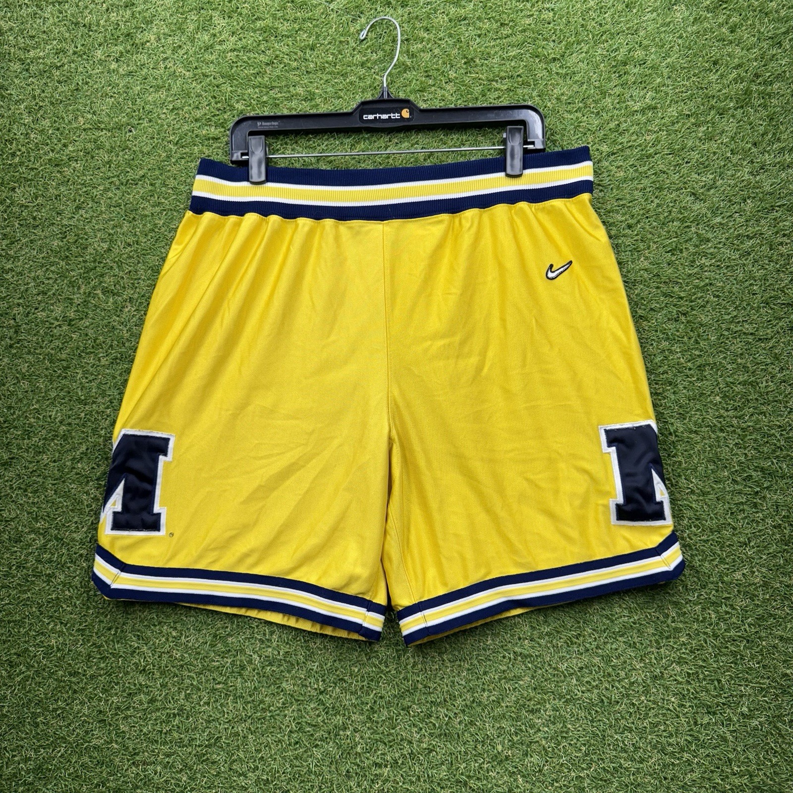 Vintage Nike Michigan Wolverines Shorts Mens Large 32 Yellow Stitched ...
