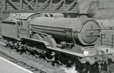 PHOTO LNER B12 4-6-0 1580 AT LIVERPOOL STREET RAILWAY STATION 1947 | eBay
