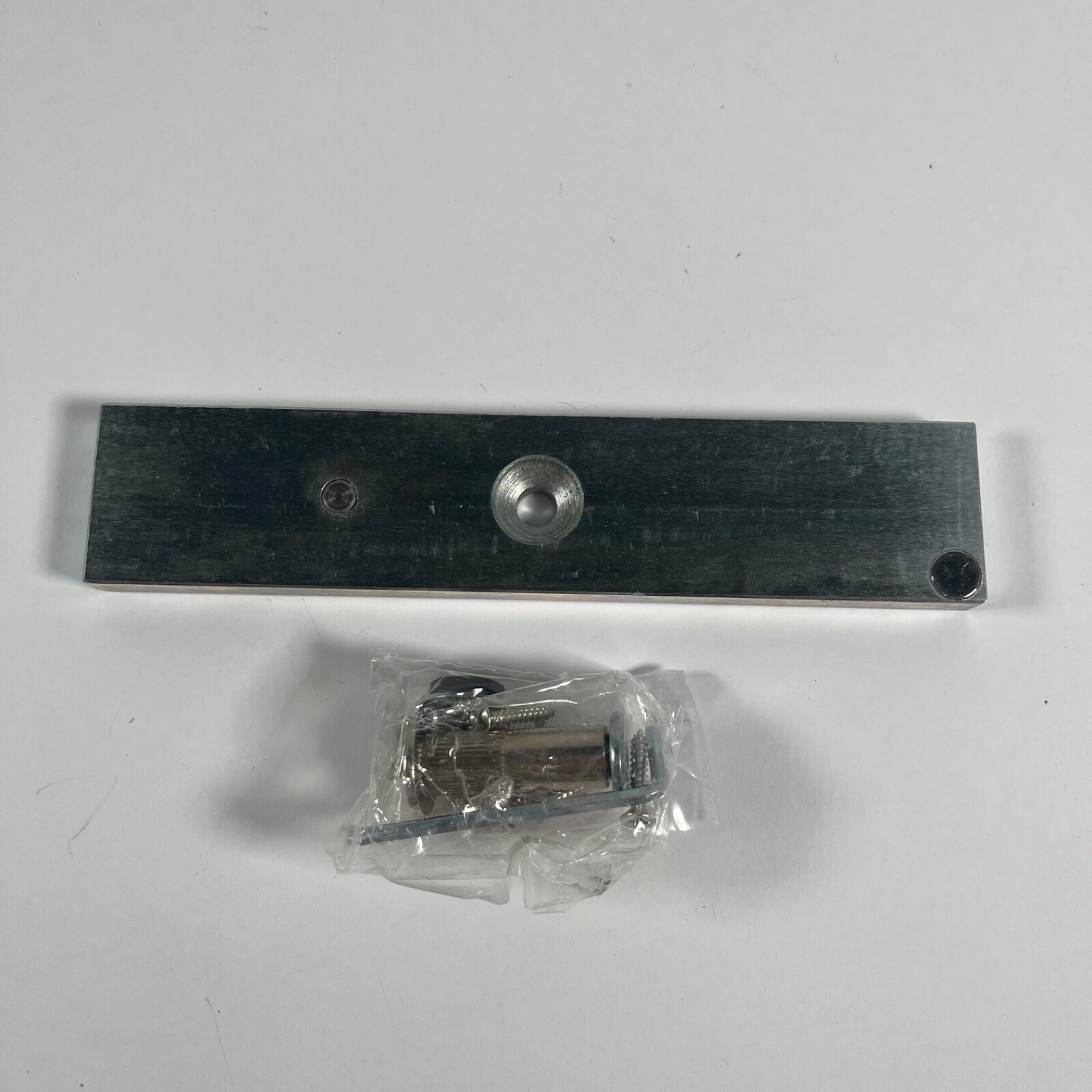 Advanced Access Mini Surface Mount Monitored | Grelly UK