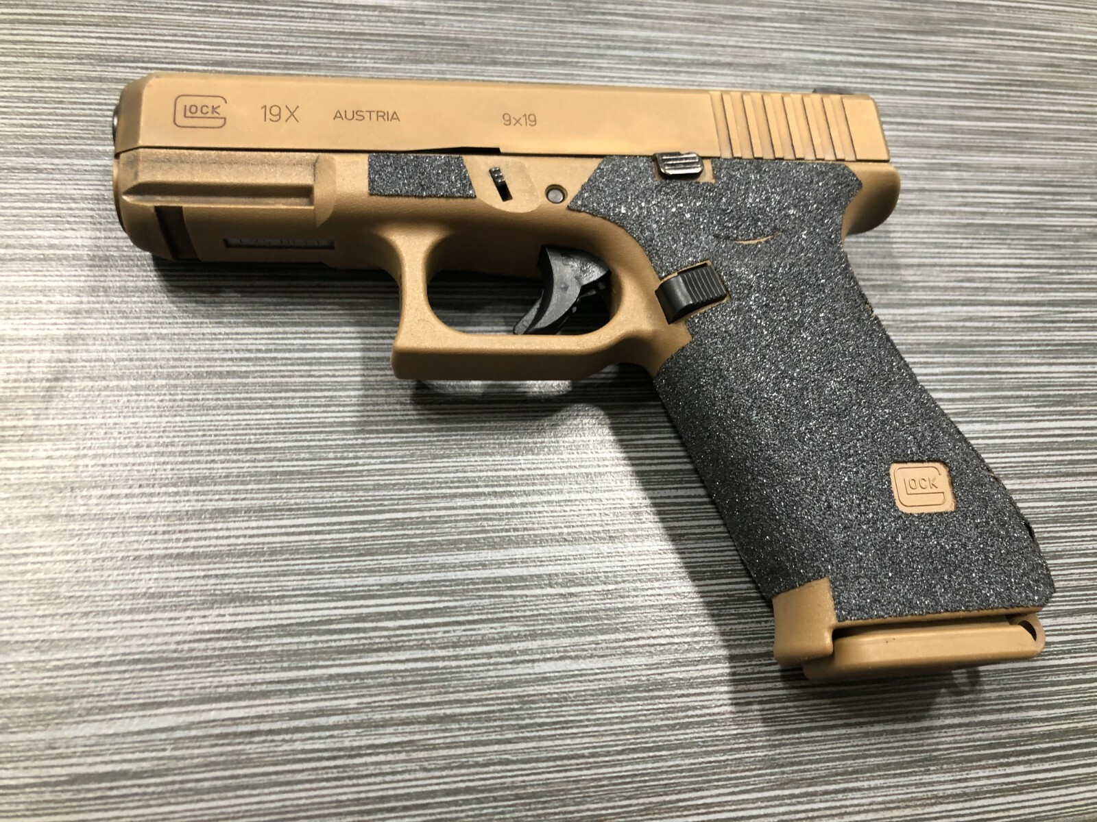 HANDLEITGRIPS Sandpaper Gun Grip Tape Wrap for Glock 19X and Glock 45 ...