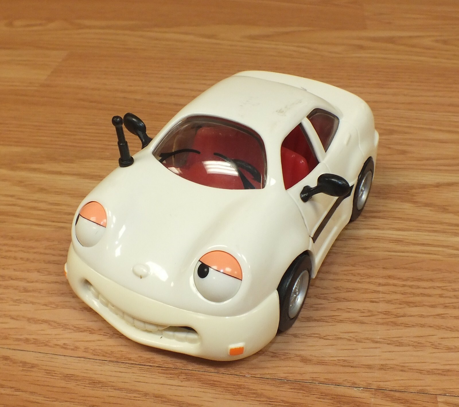 The Chevron Cars - Sam Sedan No. 1 1996 Collectible Toy White Car ...