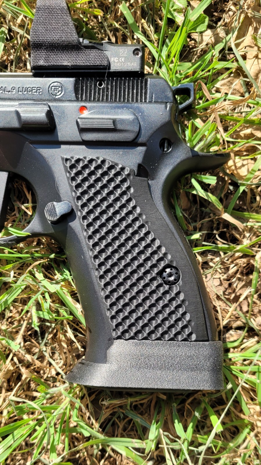 CZ Compact P01/PCR Magwell W/ 2 Sets Of Short Grips In Black and White ...