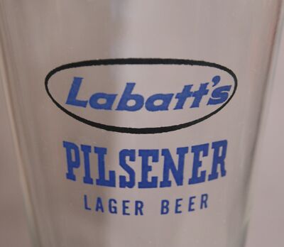 VINTAGE LABATT'S PILSNER LAGER BEER DRINKING GLASS 8 OZ. FOOTED TAPERED ...