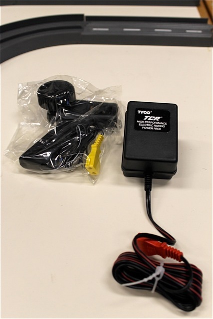 1993 UNUSED TYCO TCR Slotless Slot Car Total Control RACE SET 36ft + 5 ...