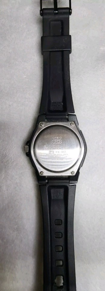 Casio Mens Watch MW 600 Quartz Analog Date Red Dial Black Case Resin ...