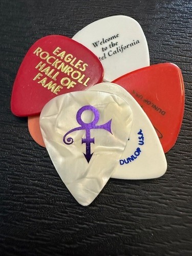 RANDOM PICK LOT #4 / LOT OF (6) AUTHENTIC TOUR GUITAR PICKS!! | eBay
