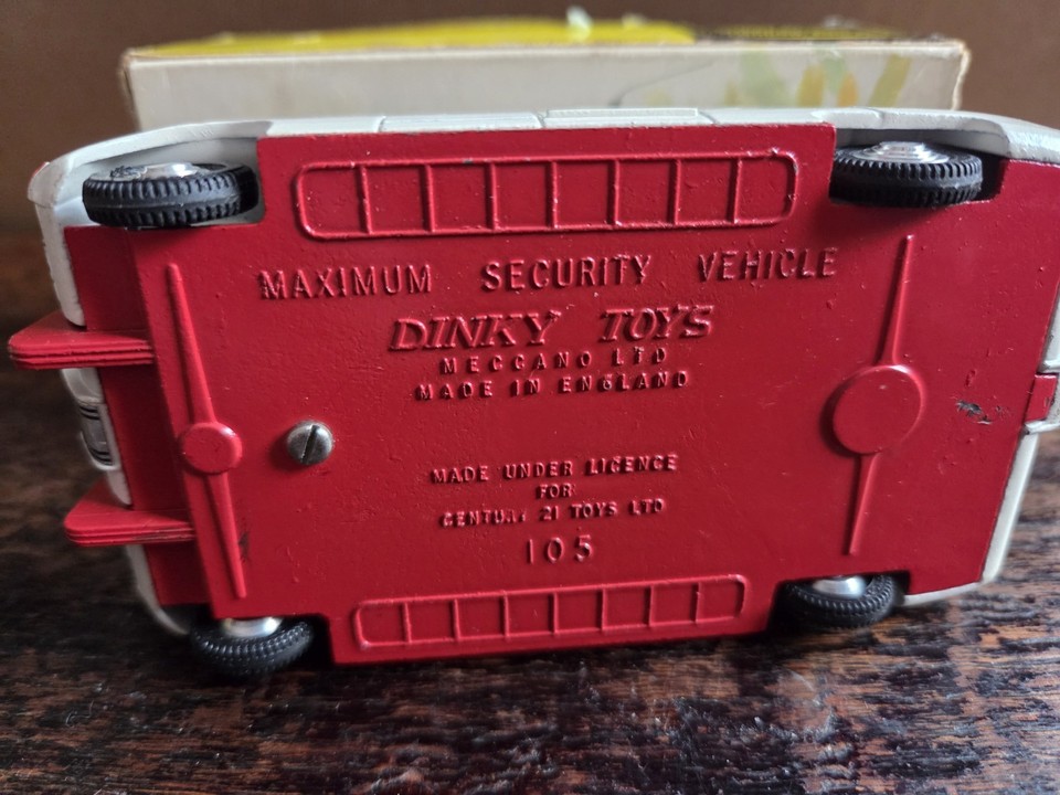 VINTAGE DINKY TOYS 105 CAPTAIN SCARLET MAXIMUM SECURITY VEHICLE WITH ...