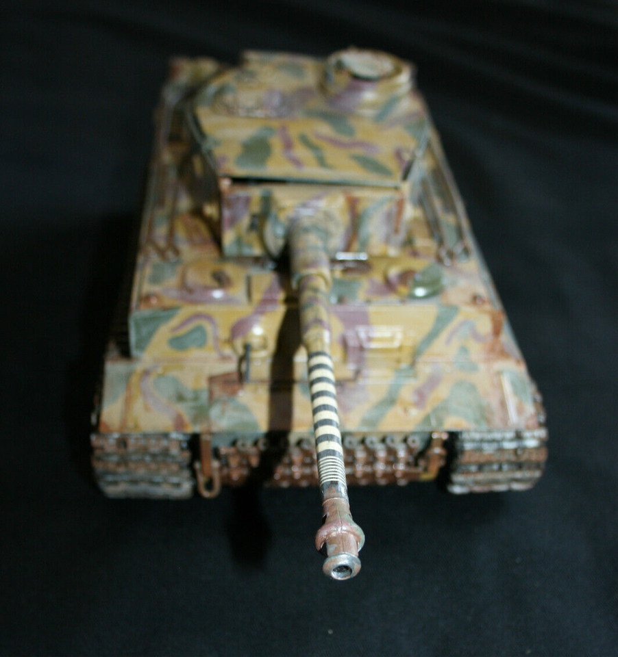 Tamiya Tiger I Tank 1:25 scale built model with internal detail, motors ...