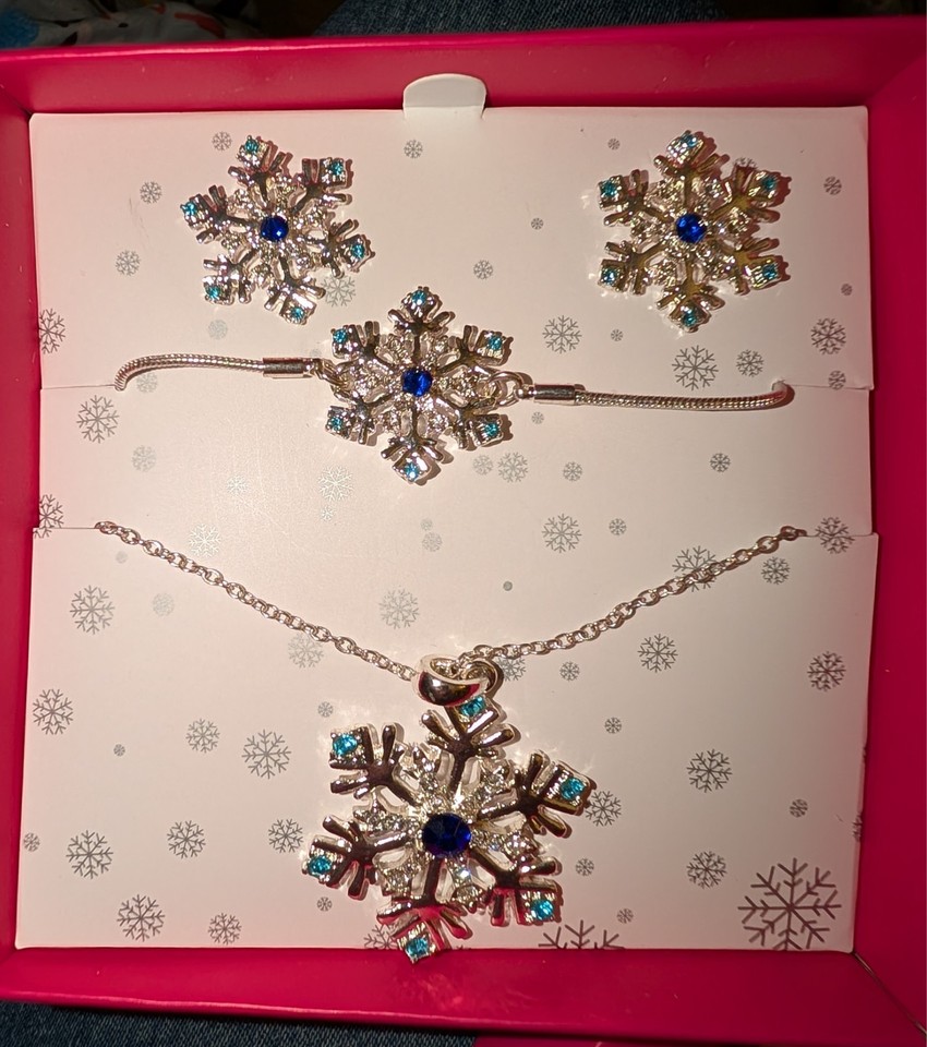 Avon Studio 1886 Snowfall Whispers 3pc Set- necklace, bracelet ...