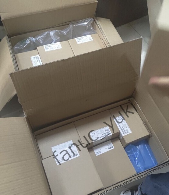 Siemens SCALANCE XC208 Managed Layer 2 IE Switch (6GK5208-0BA00-2AC2 ...