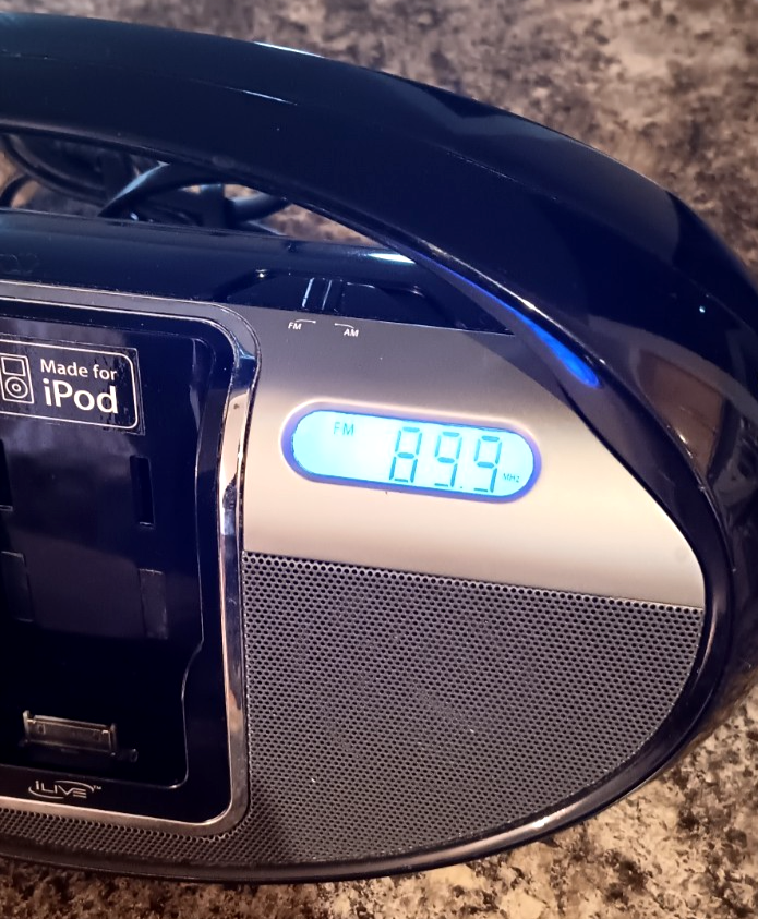 ILIVE Portable Docking System IBR2807DP Black AM/FM Radio Boombox ...