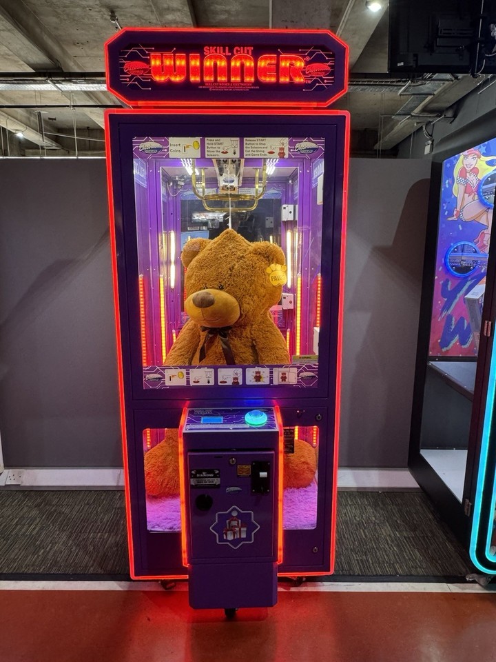 SKILL CUT WINNER! GIANT PRIZE AMUSEMENT MACHINE-CUT THE STRING TO WIN ...