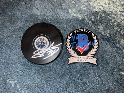 Stuart Skinner Signed Official Edmonton Oilers Hockey Puck Star Beckett ...