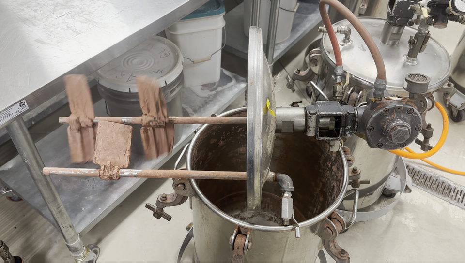 Binks 10 Gallon Stain. Steel Pressure Pot, Gear Red. Agitation, Single ...