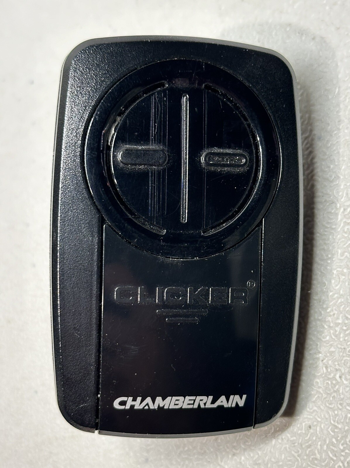 Chamberlain Clicker Universal 2-Button Garage Door Opener Remote KLIK5U ...