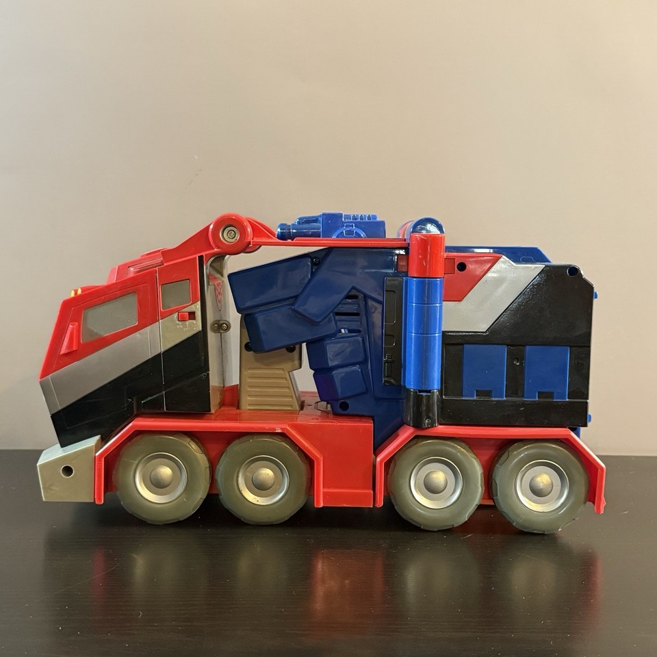 TRANSFORMERS ANIMATED OPTIMUS PRIME BATTLE RIG BLASTER WORKING LIGHTS ...
