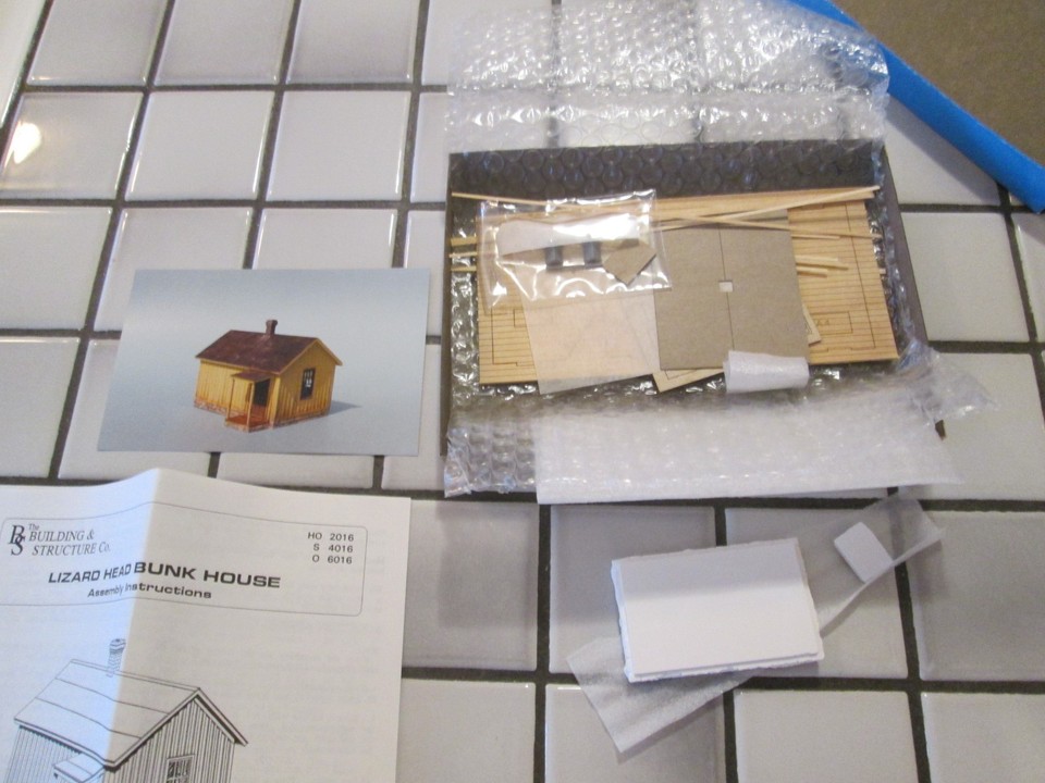BUILDING & STRUCTURE CO. LIZARD HEAD BUNK HOUSE WOOD BUILDING KIT HO ...