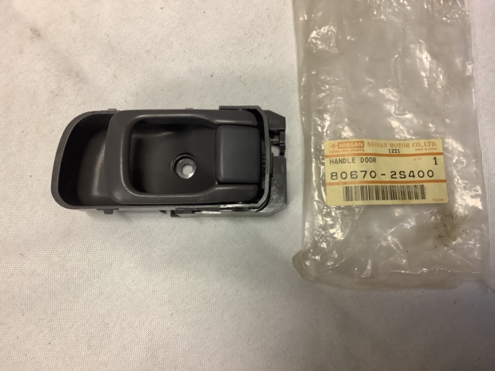 Nissan Navara D22 RH front door inner handle new genuine 80670 2S400 ...