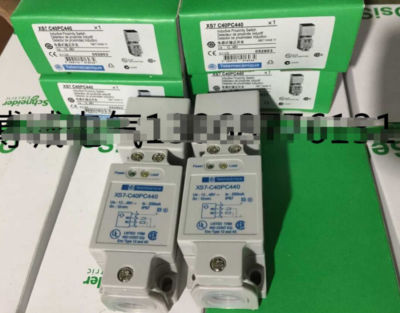 Fst NEW in box Schneider XS7-C40PC440 | eBay