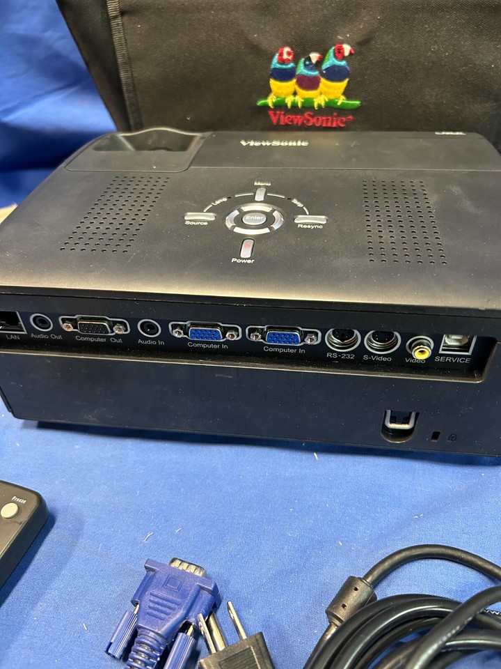 ViewSonic PJD6230 DLP Projector 2700 1080p with Remote and case Free ...