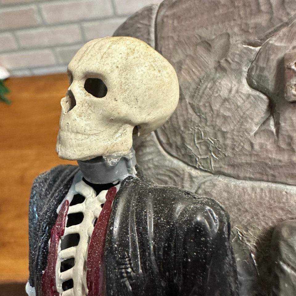 Vintage 1966 Aurora The Forgotten Prisoner Plastic 9" Figure Model Kit ...