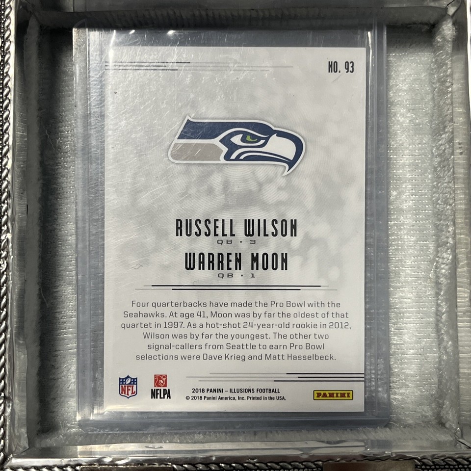 2018 Illusions Trophy Collection Gold #93 Russell Wilson, Warren Moon 5 ...